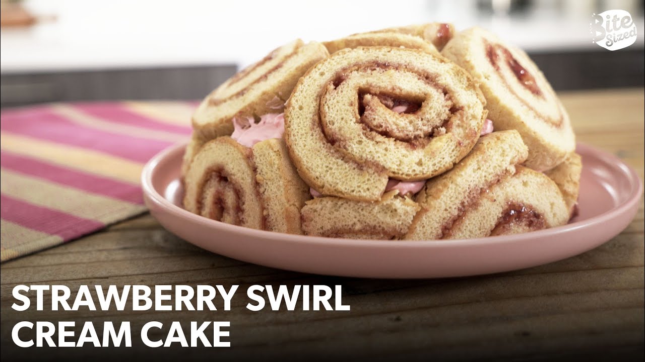 How To Bake Strawberry Swirl Cream Cake | Creamy And Fluffy Roll Cake ...