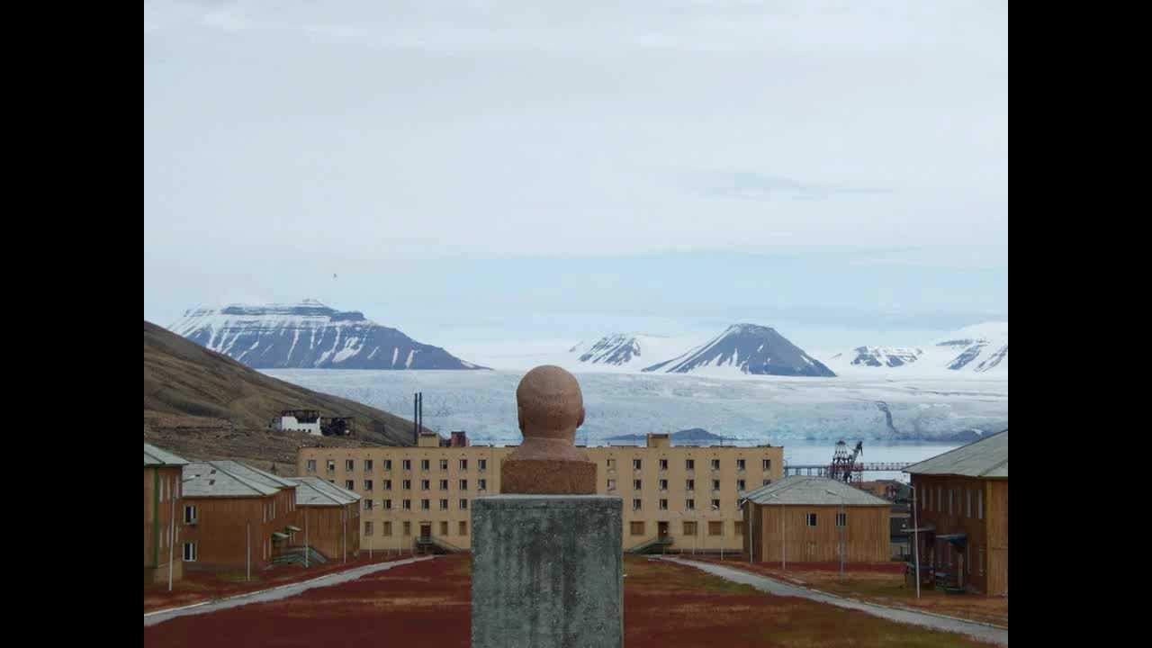 North Pole Pyramids Show up After Mass Ice Melting. - YouTube