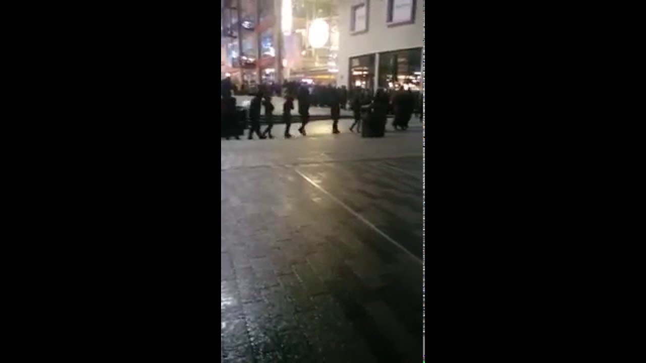 boxing day sale 2015 bullring 6am - YouTube