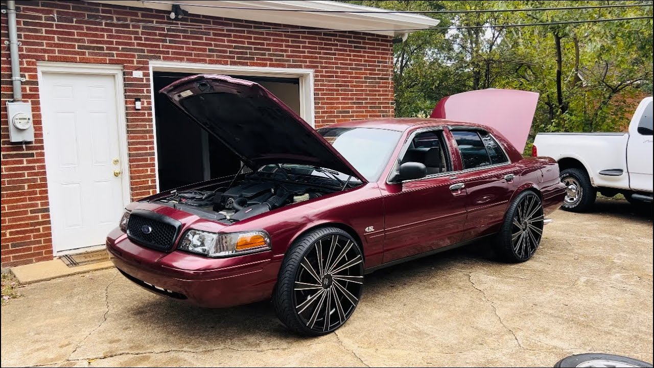 2006 Crown Victoria on 26 inch rims (Project) - YouTube