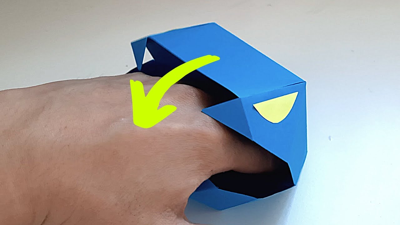 Origami snake head that bites your hands - YouTube
