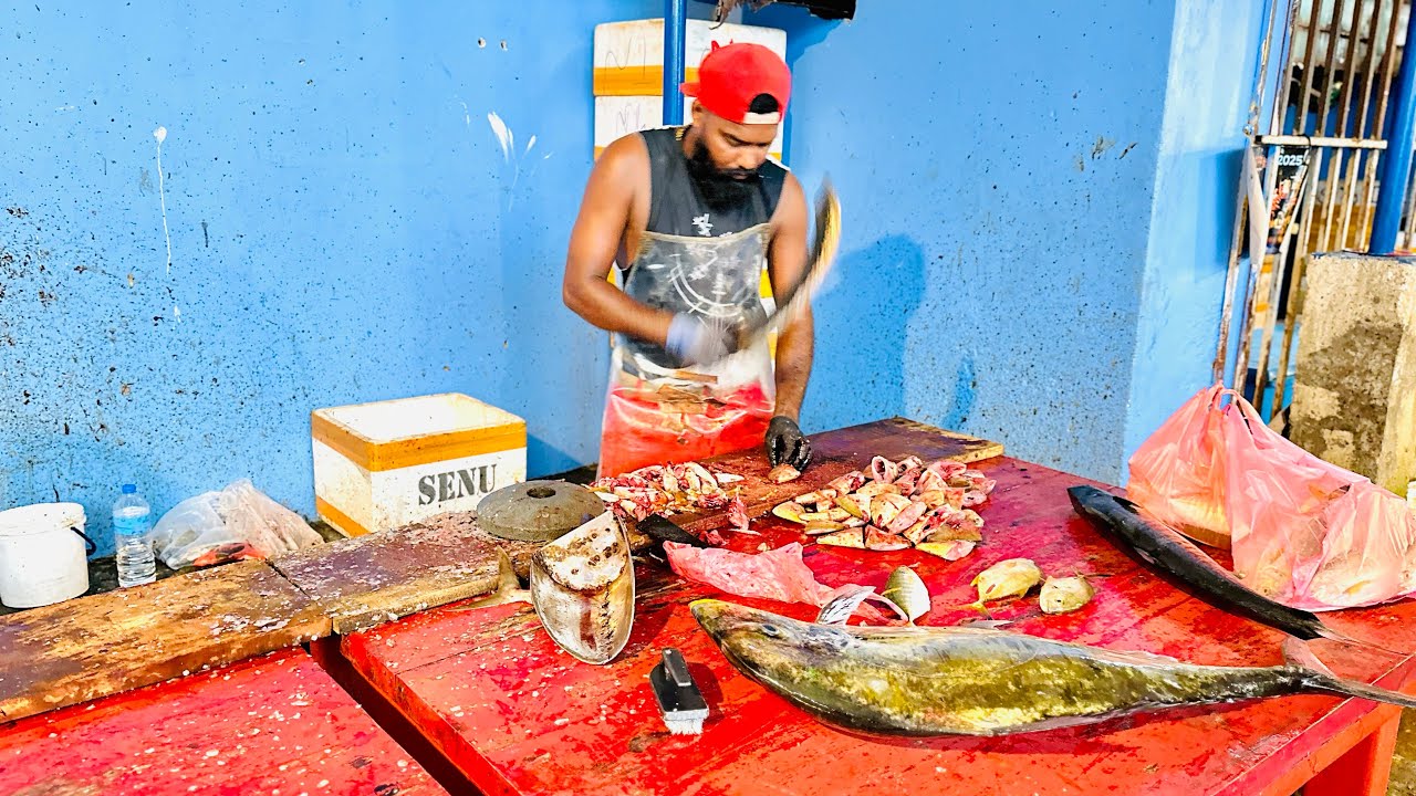 Oh wow! Speed Ramesh l Fish Cutting Skills at Lellama Negombo 🔪🐬 # ...