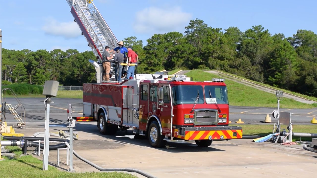 Walk Around of Santa Fe County Fire Department's HP 78 - SO143254 - YouTube