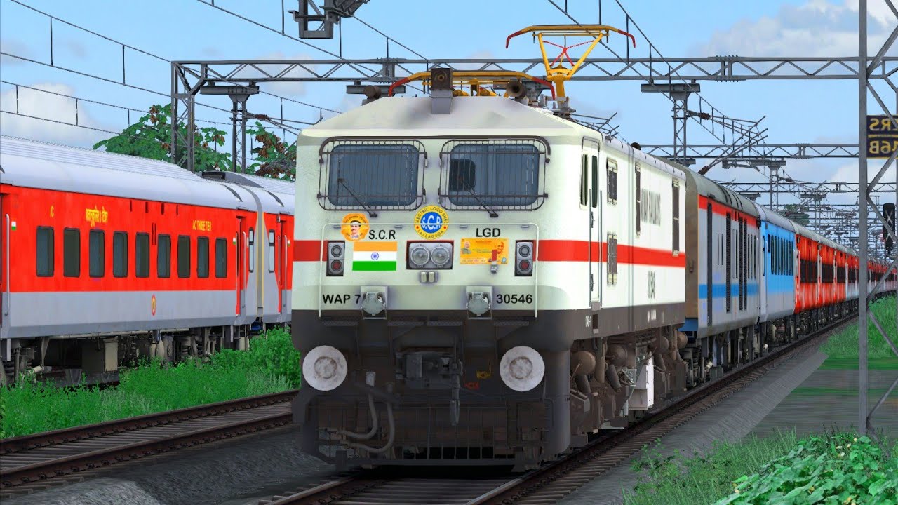 EARLY MORNING LGD WAP7 WITH LHB RAKES CROSSING|TRAIN SIMULATOR ...