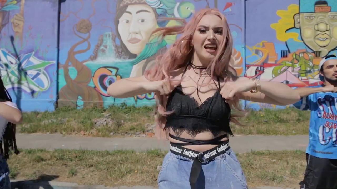 Lolein - Frankie (Video oficial) - YouTube