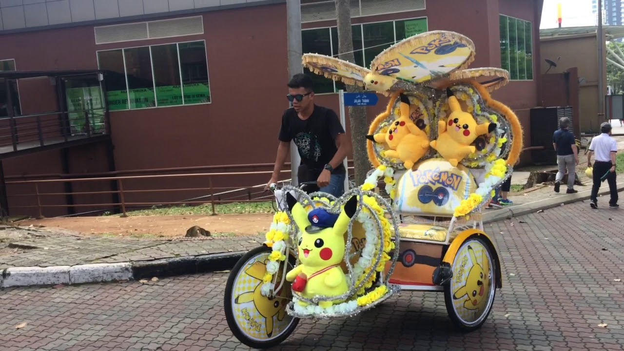 Kemeriahan Beca Roda Tiga di MELAKA - YouTube