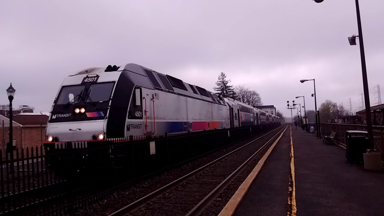 Westbound NJ Transit Arrives At Bound Brook, NJ 4/28/18 - YouTube
