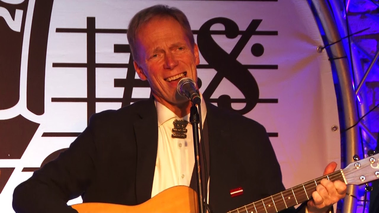 Miltiņu ģimene - Bruņinieka Rolanda dziesma (BILDES 2018) - YouTube