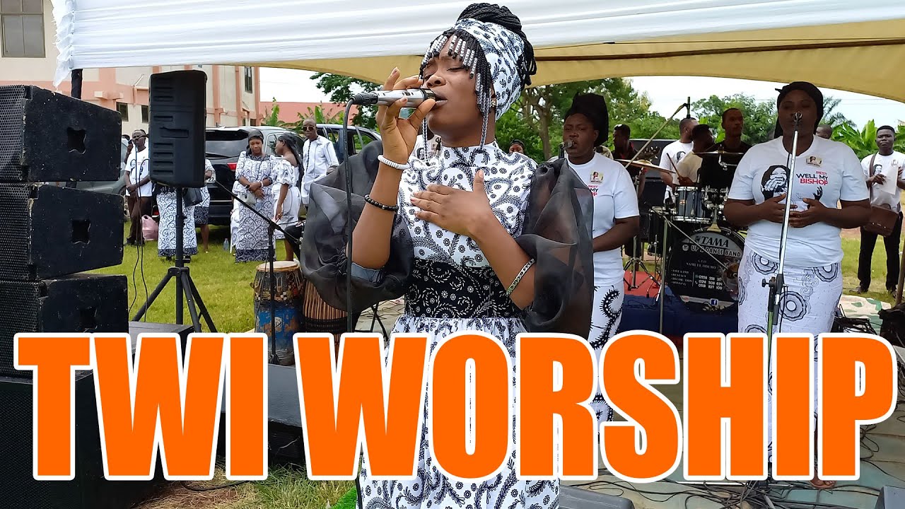 WOW! 11 years Adobea invited the holy spirit with these twi worship ...