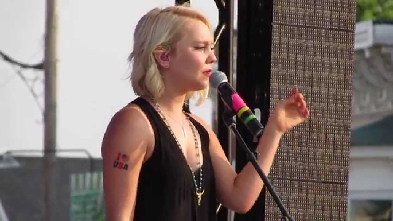 RaeLynn "Praying For Rain" Live, Hillsboro OH - YouTube