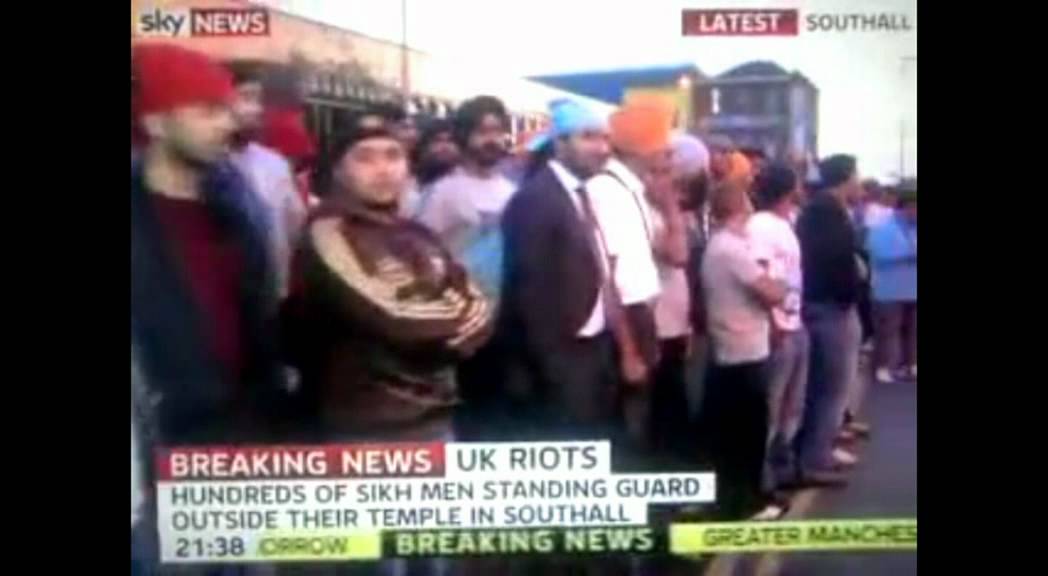 London Riots - London Fights Back! [EPIC must watch!] - YouTube