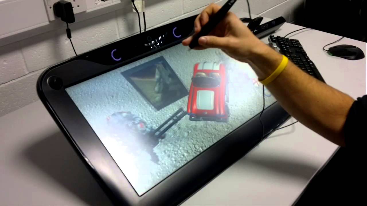 Me using Z Space monitor - YouTube