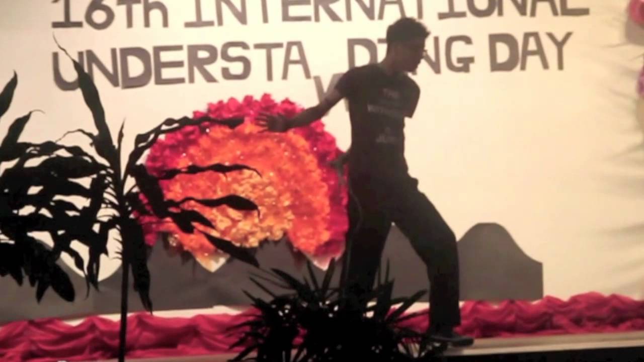 Ivan Khoo a.k.a MR.SWIM Solo x Variation Crew @SMK SEAFIELD IU DAY ...