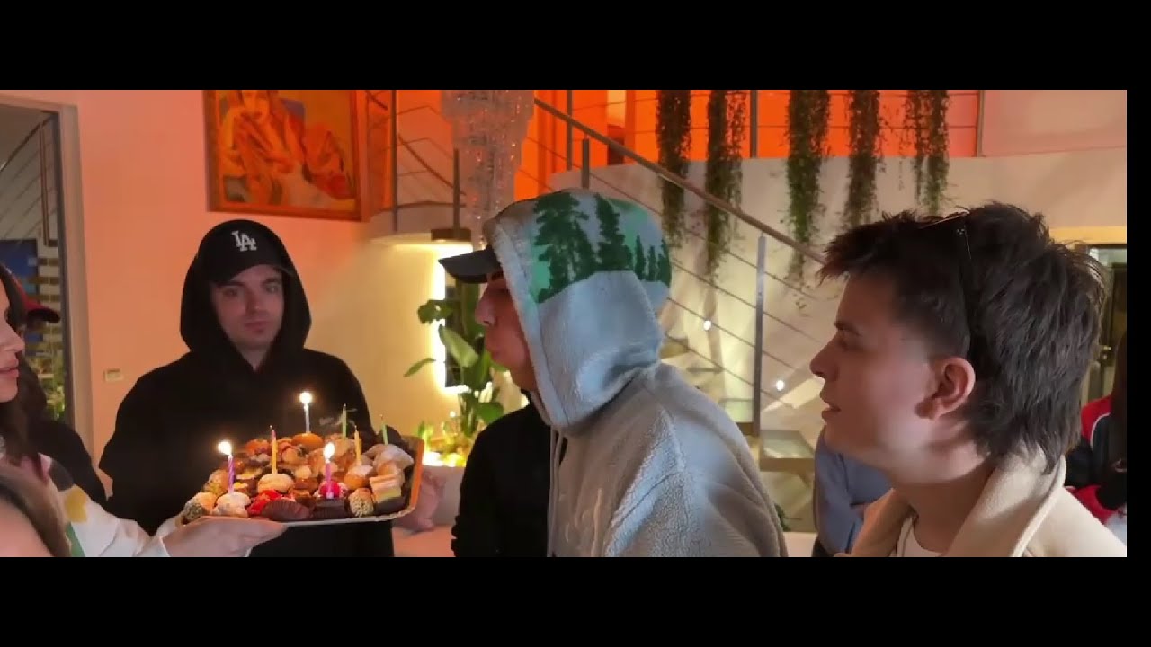 GRENBAUD FESTEGGIA IL COMPLEANNO IN LIVE IN VILLA (24H) - YouTube