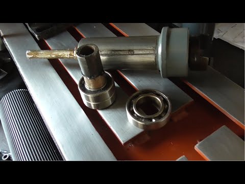Pulling Bearings the easy way - YouTube