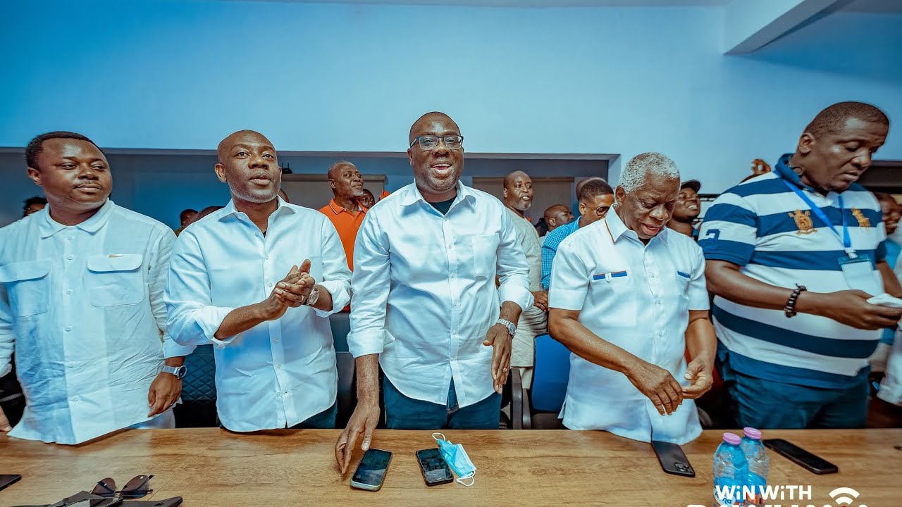 Bawumia calls for unity, welcome Former MPs after victory - YouTube
