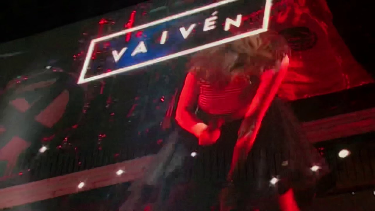 CHVRCHES - Bury It Live @ Festival Vaivén 2019 México 🇲🇽 - YouTube