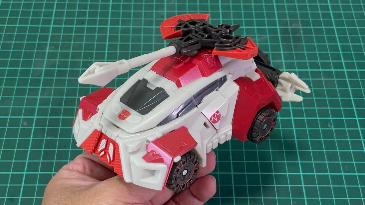 Transformers Studio Series Gamer Edition 09 Voyager WFC Ratchet (Alt mode to Robot mode) - YouTube