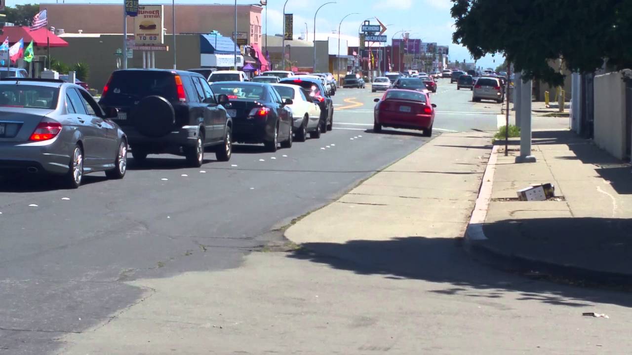 High speed police Pursuit Toyota Prius - YouTube