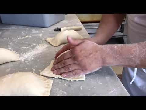 How To Quickly And Easily Fold A Calzone Properly For Baking Or Frying ...