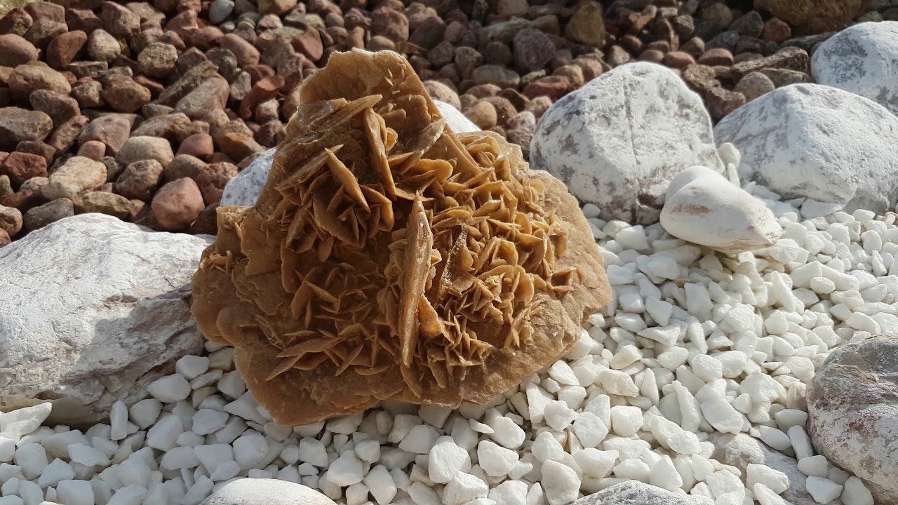 Róża pustyni - najpiękniejszy kamień naturalny - YouTube