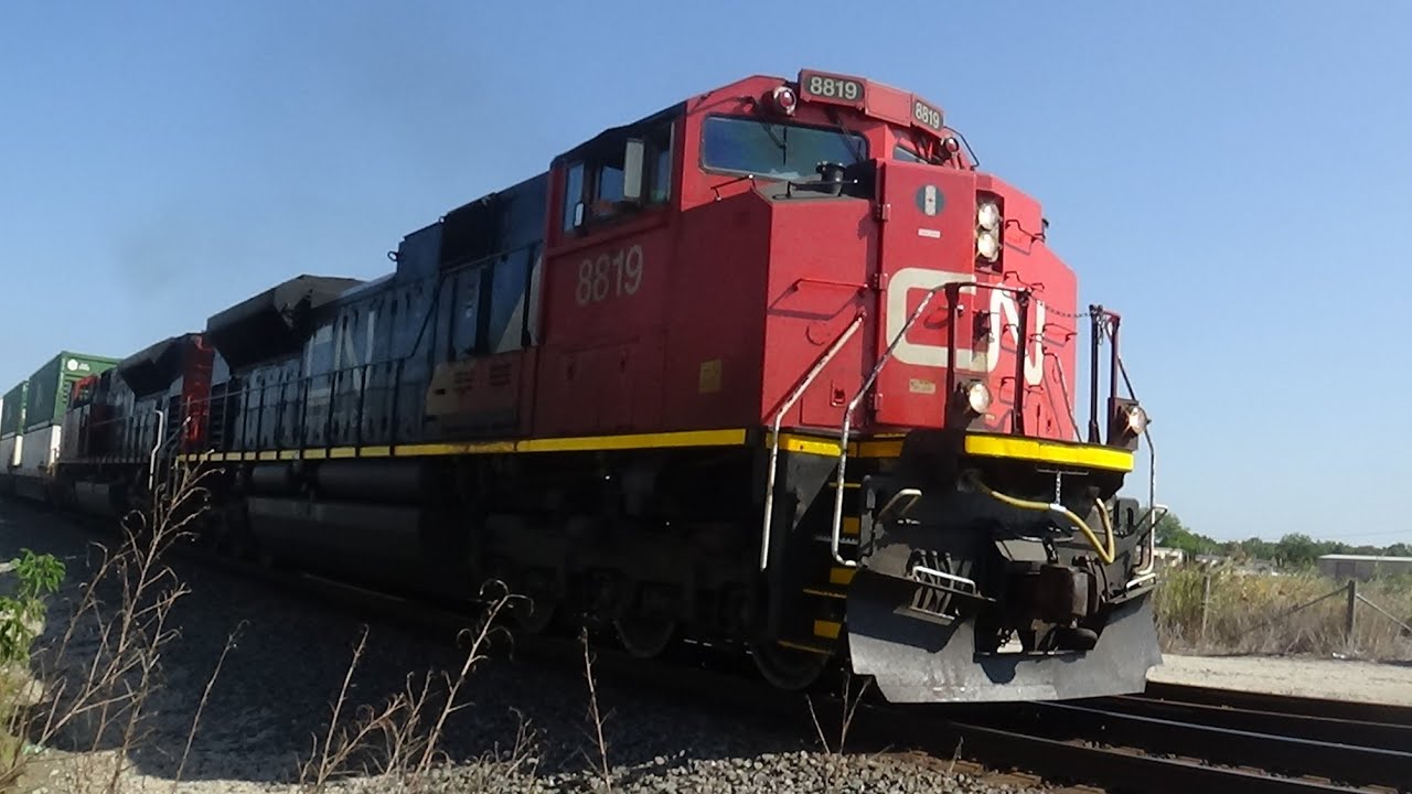 CN 8819 CN 8944 Southbound Intermodal 09-07-2022 - YouTube