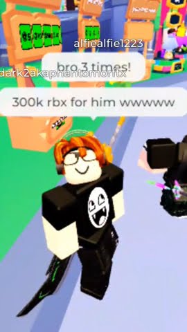 Someone got donated 300k robux - YouTube
