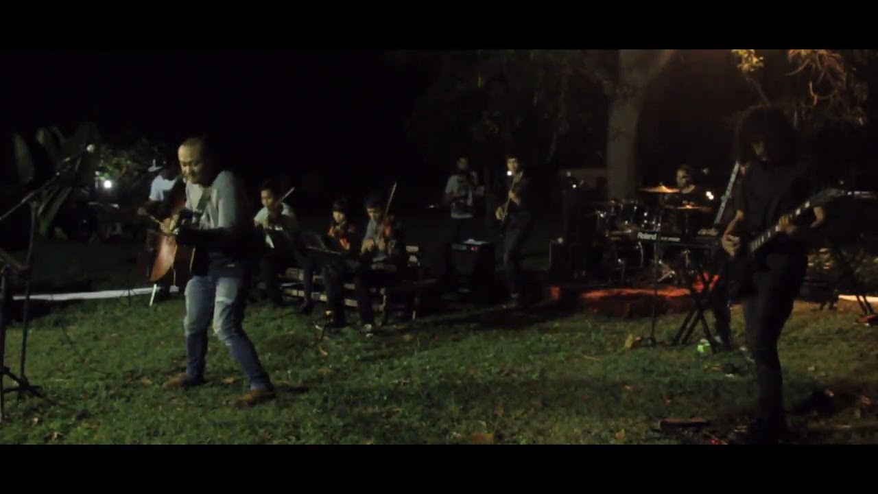 Fredy Sang Juara (Halaman warjack, Taman Budaya) Feat String Section ...