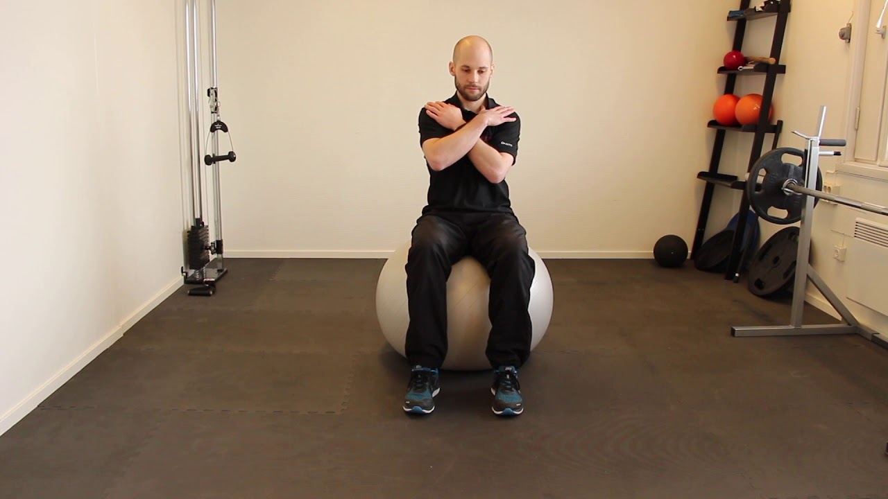 Stabiliseringsövning på pilatesboll - YouTube