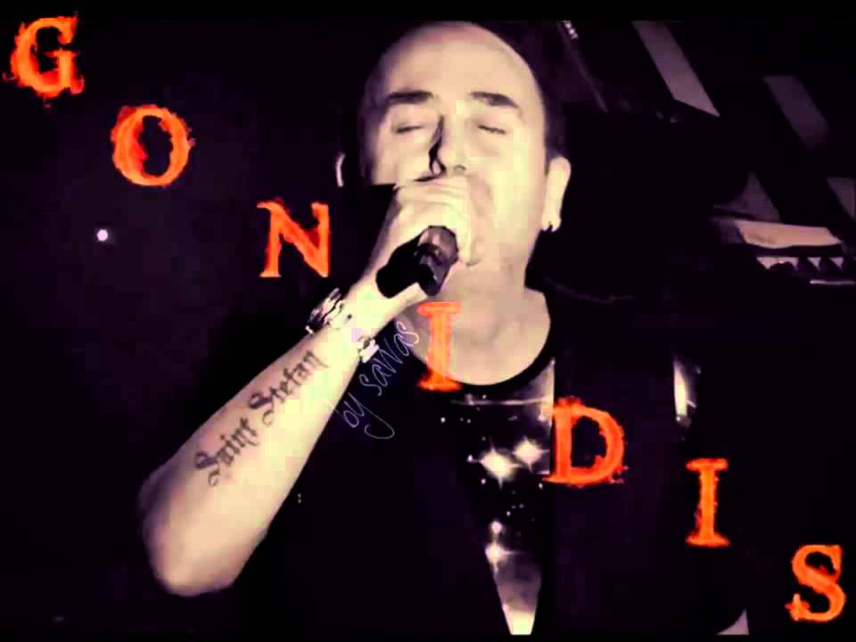 Σταματης Γονιδης - Φταιμε κι οι δυο ( Live ) - YouTube