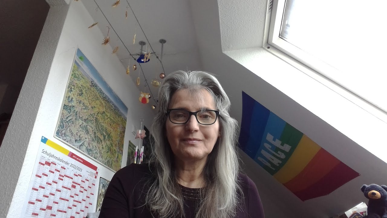 Hans Fallada: Lüttenweihnachten - Gelesen von Bettina Johl - YouTube