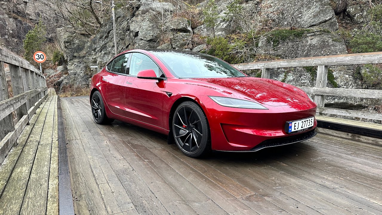 Tesla Model 3 Performance - YouTube