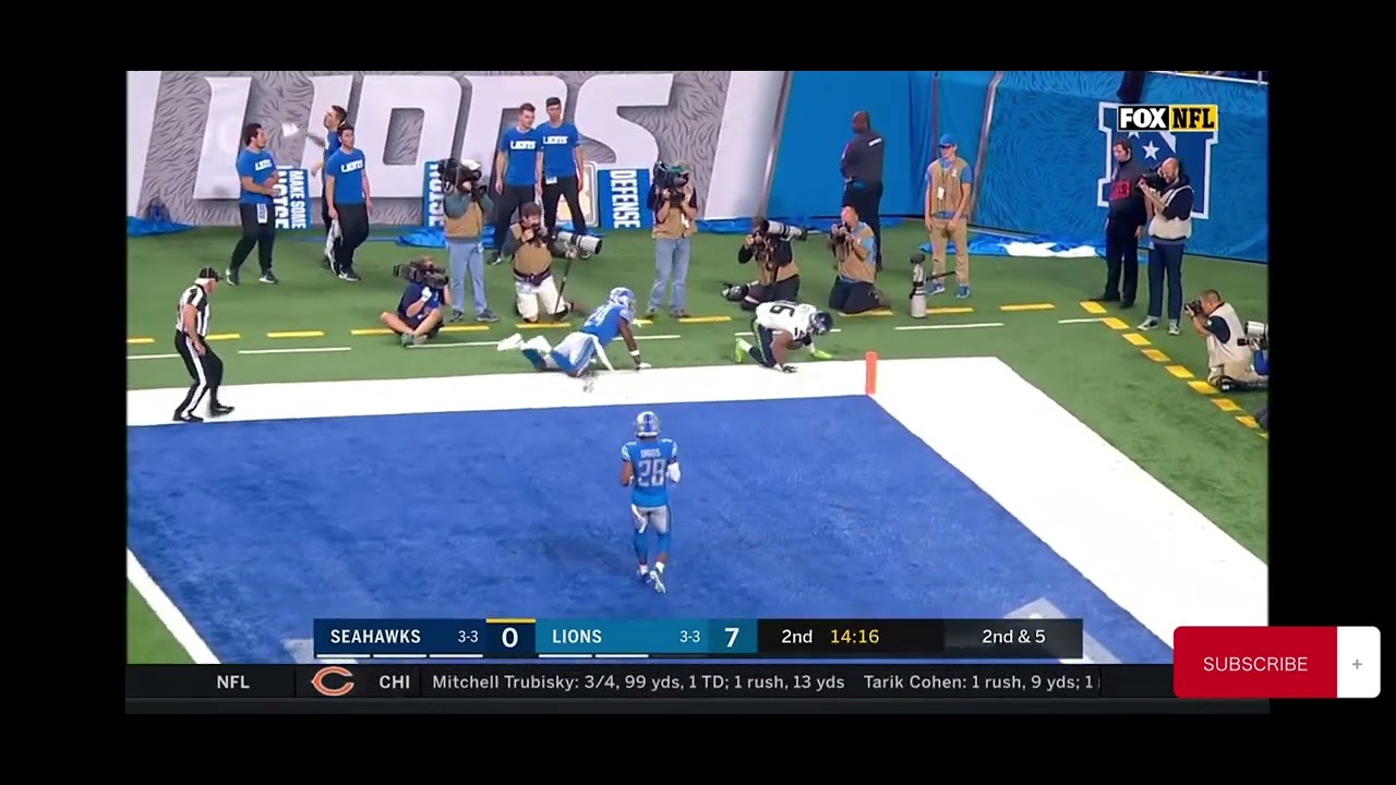 Russell Wilson finds Tyler Lockett for a insane touchdown!!! Nice catch ...
