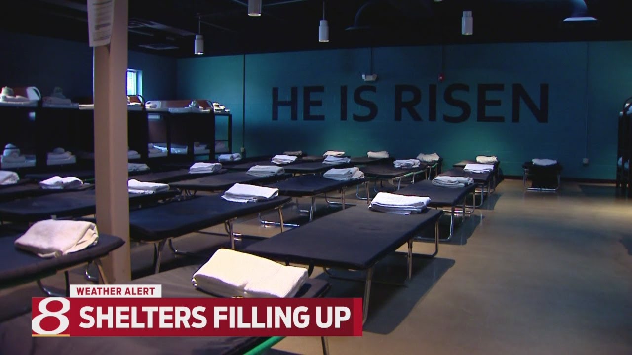 Shelters in Indianapolis fill up as temperatures drop - YouTube
