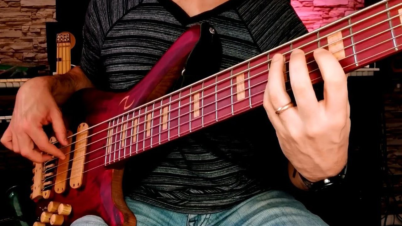 ADVANCED FUNK BASS LINE Over A7 (Bass Lesson) - YouTube