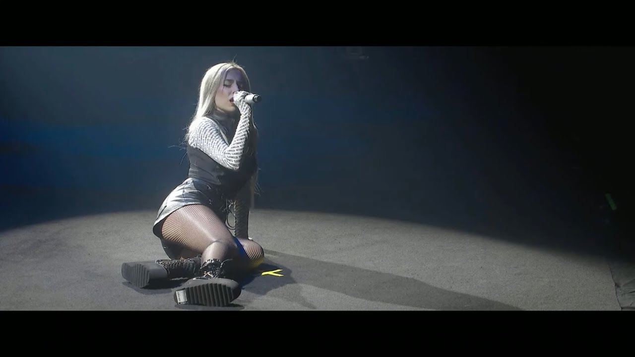 Ava Max - Diamonds & Dancefloors + My Head & My Heart Live Performance ...