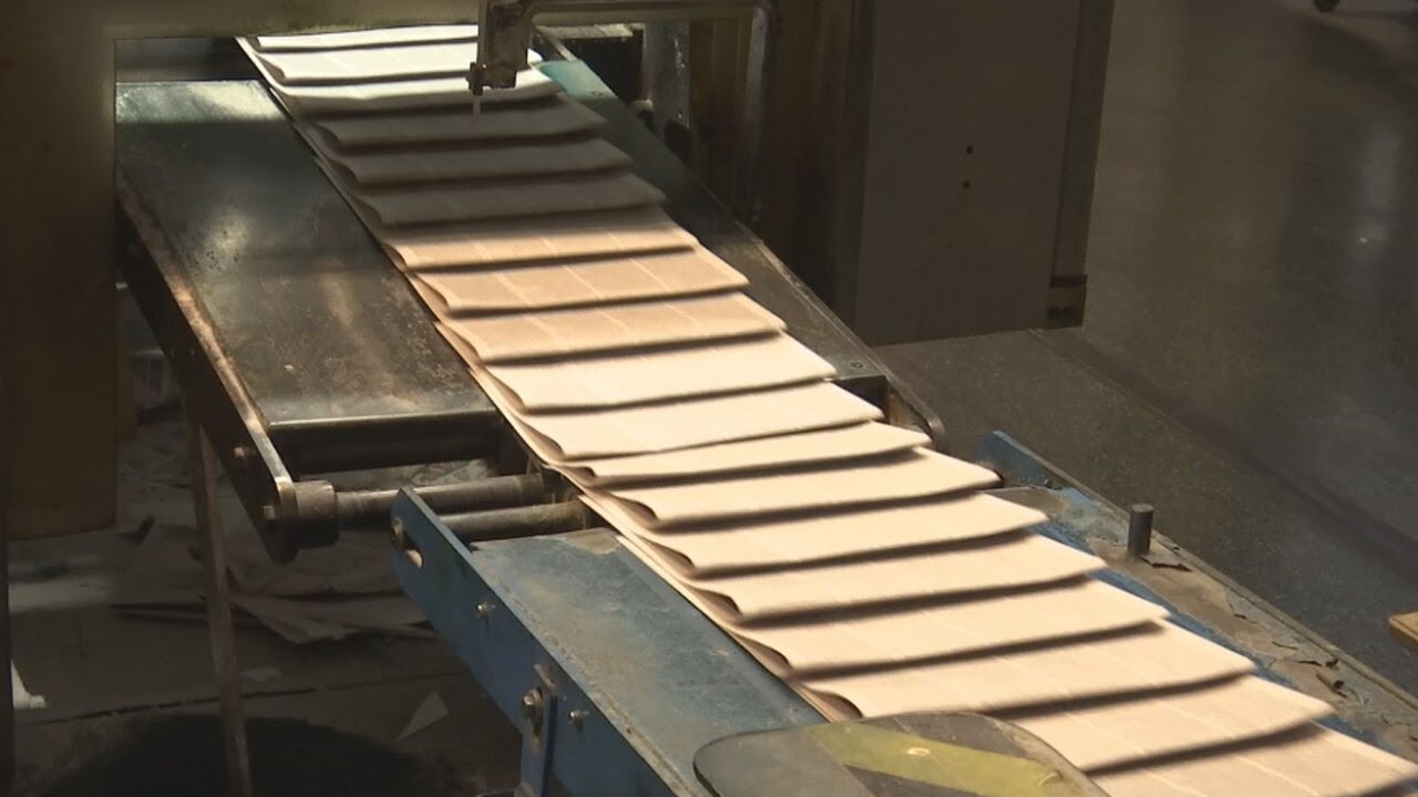 The Mobile Press-Register prints final newspaper - YouTube