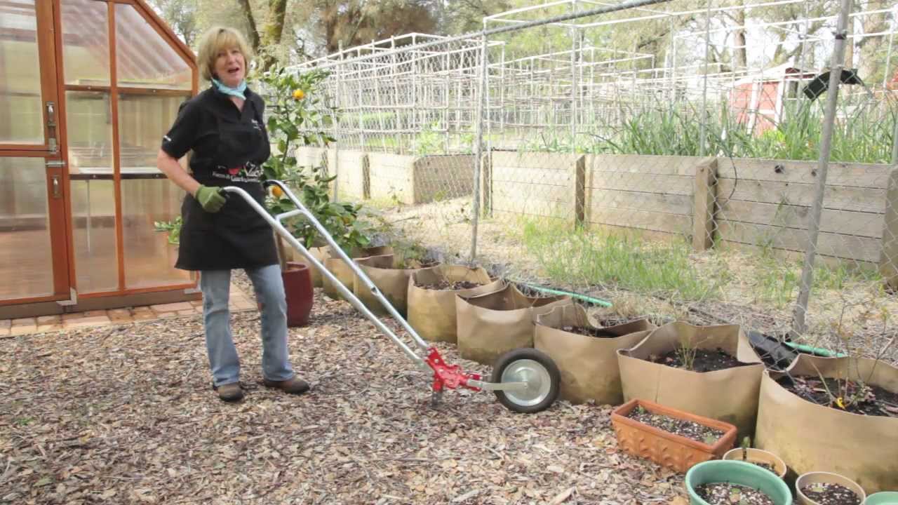 How to Assemble a Glaser Wheel Hoe - YouTube