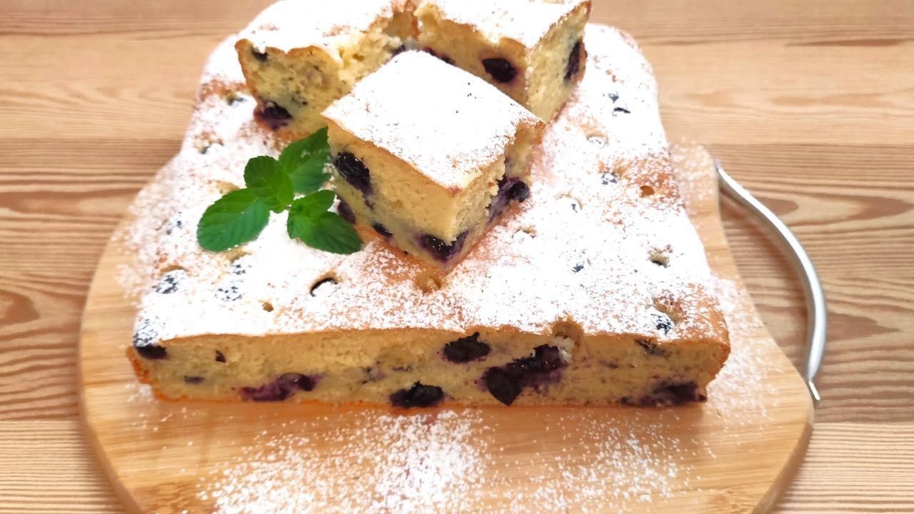 Cea mai buna Prajitura cu Afine si Iaurt (frageda si pufoasa), Reteta ...