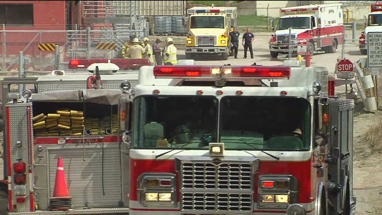 Two men confirmed dead after explosion at Omaha rail yard - YouTube