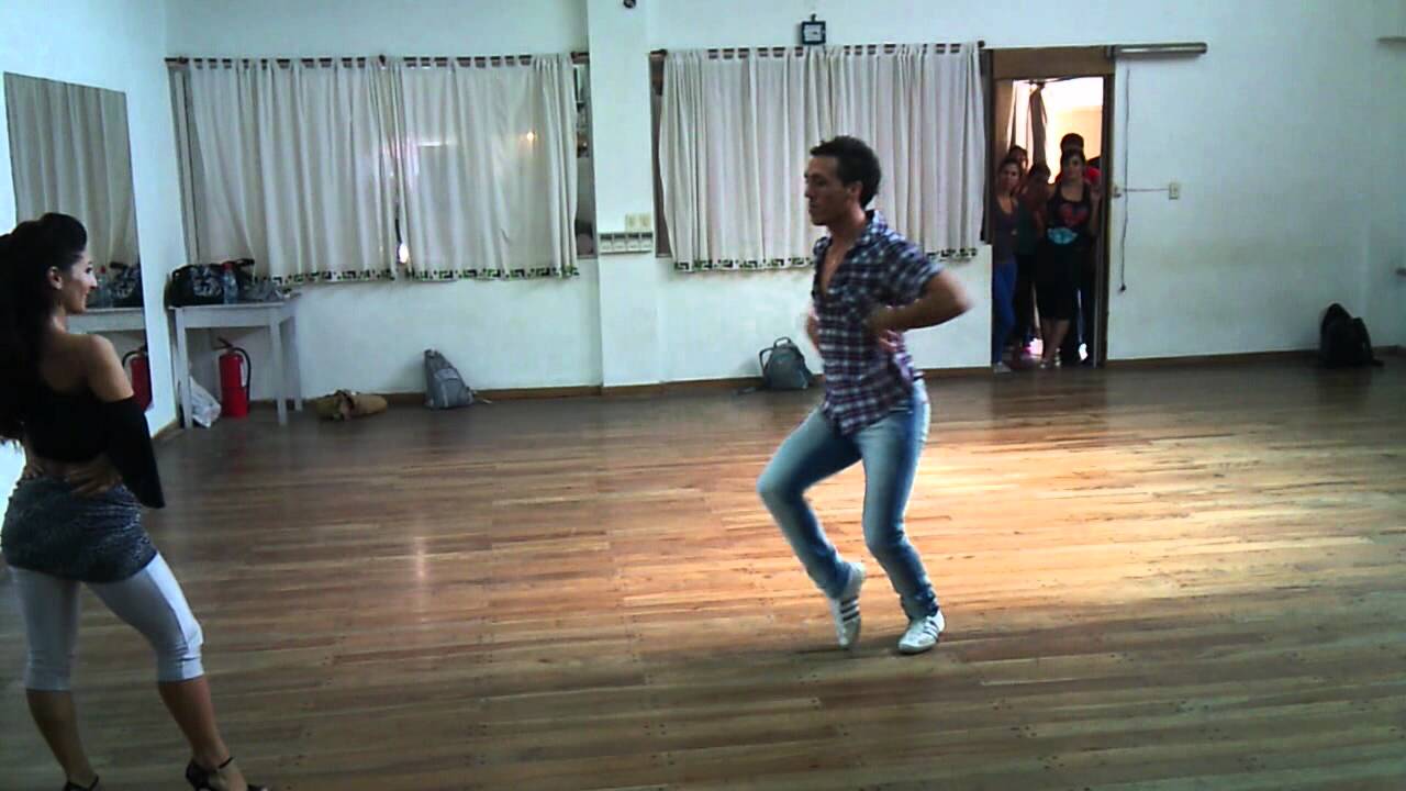 Taller Bachata en pareja - Salsa Open 2012 - Resistencia - Chaco - YouTube