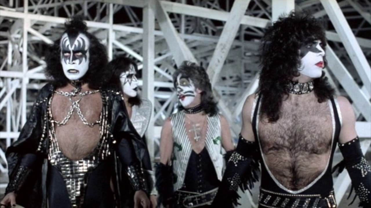 Conversations With Phantoms: Comparing The Catman’s Voice - YouTube