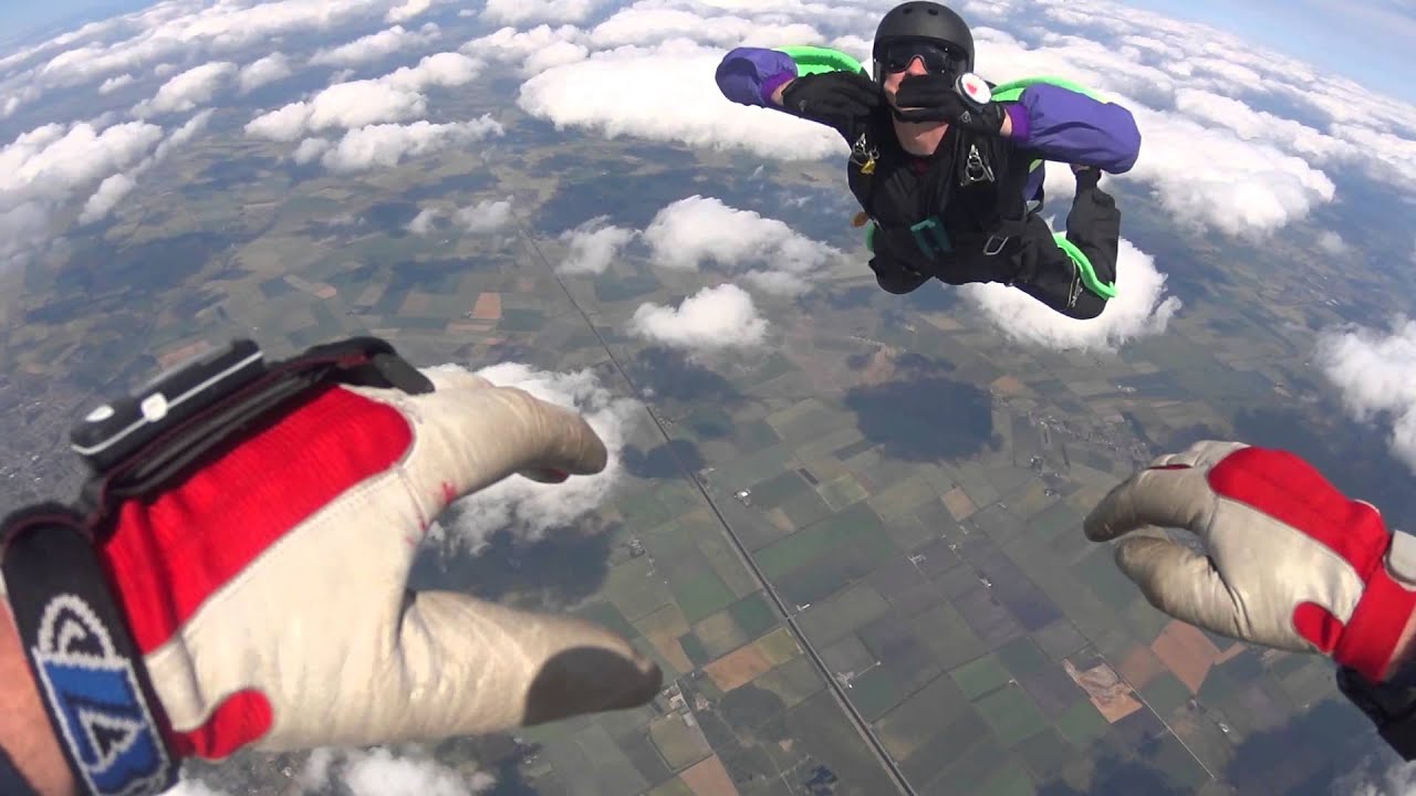 Learning how to Skydive: Fast fall and Slow fall - YouTube