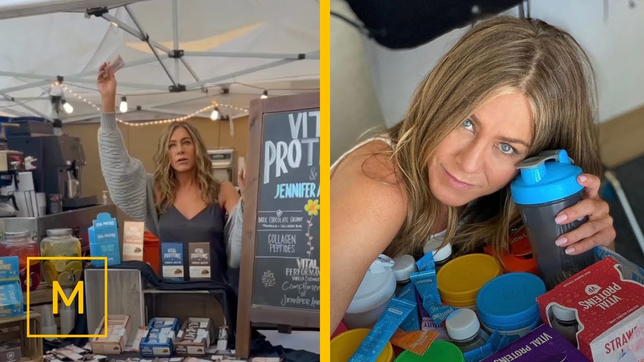 Jennifer Aniston vende barras de cereal en la calle - YouTube