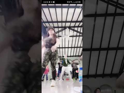 senam ibu ibu gunung gede brutal sampe mau mlorot legging ketat fashion baju senam