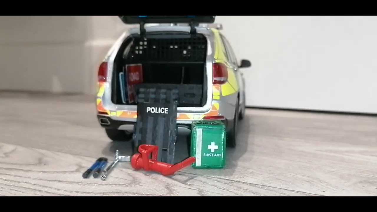 1.18 scale Metropolitan Police Armed Response boot kit update. - YouTube