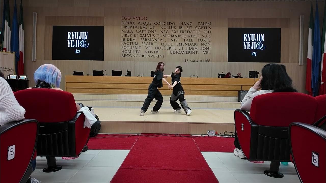 [MIX & MAX] 'Break My Heart Myself' covered by ITZY YEJI & RYUJIN (예지 & 류진) - YouTube