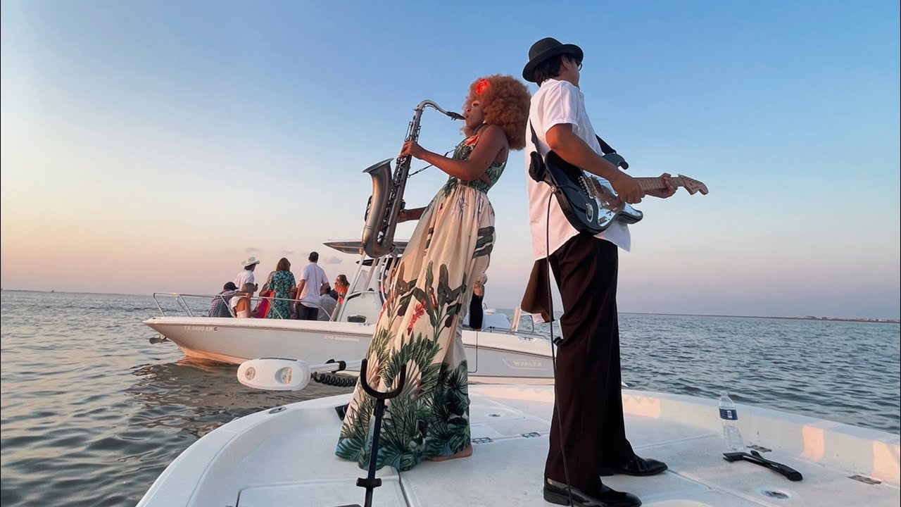 Cleo rocks the boat !🎷 - YouTube