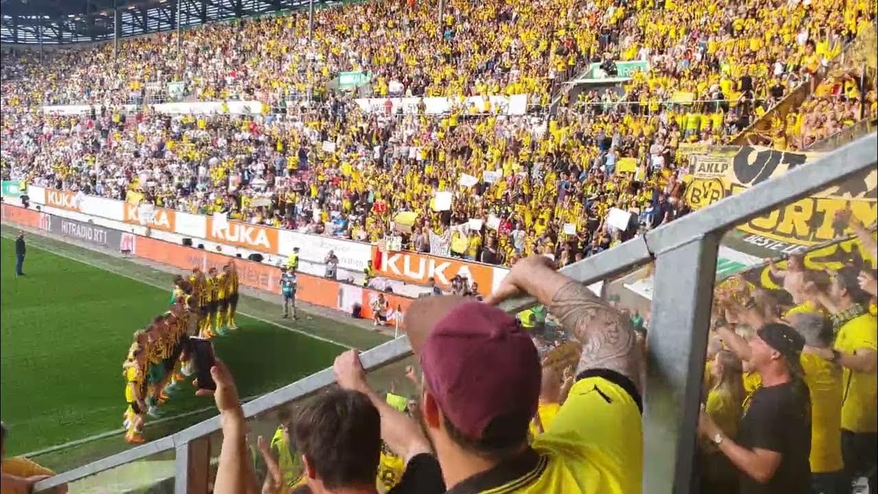 BVB Fans feiern mit der Mannschaft - FC Augsburg - Borussia Dortmund - YouTube