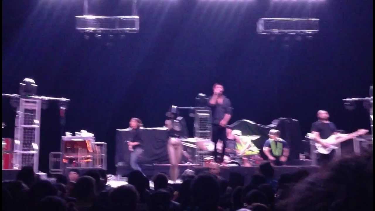 Deftones crew trolls Periphery with mannequin and contsruction gear ...